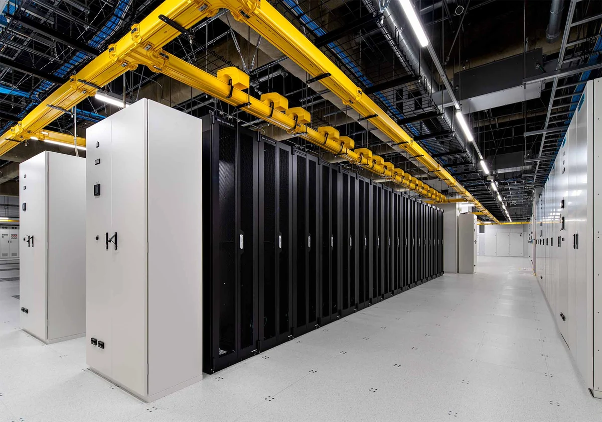 Fitur-Fitur Utama Data Center Hyperscale - Digital Edge Indonesia